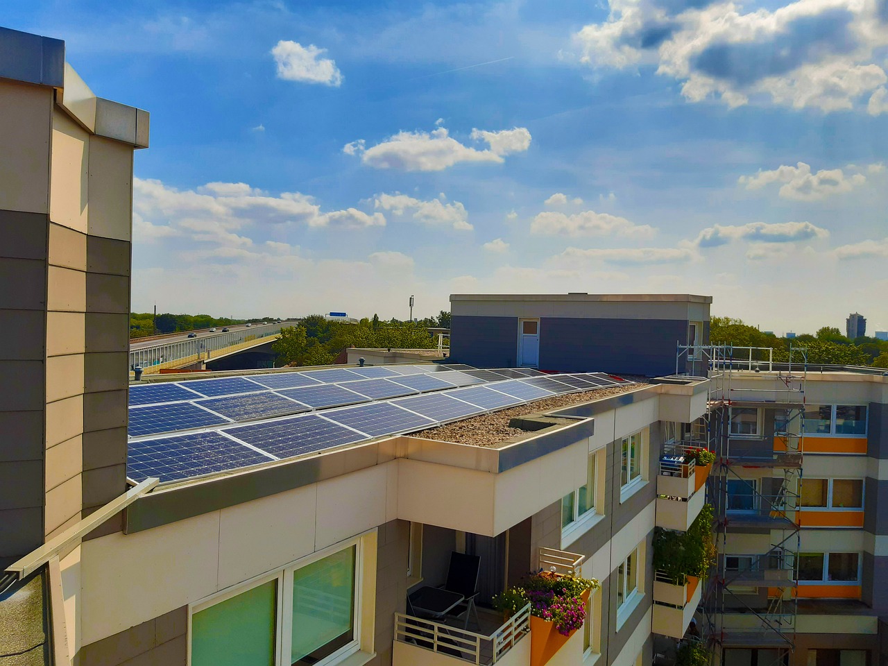 ThinkingEarth’s Role in Transforming Greece’s Urban Energy Landscapes - ThinkingEarth